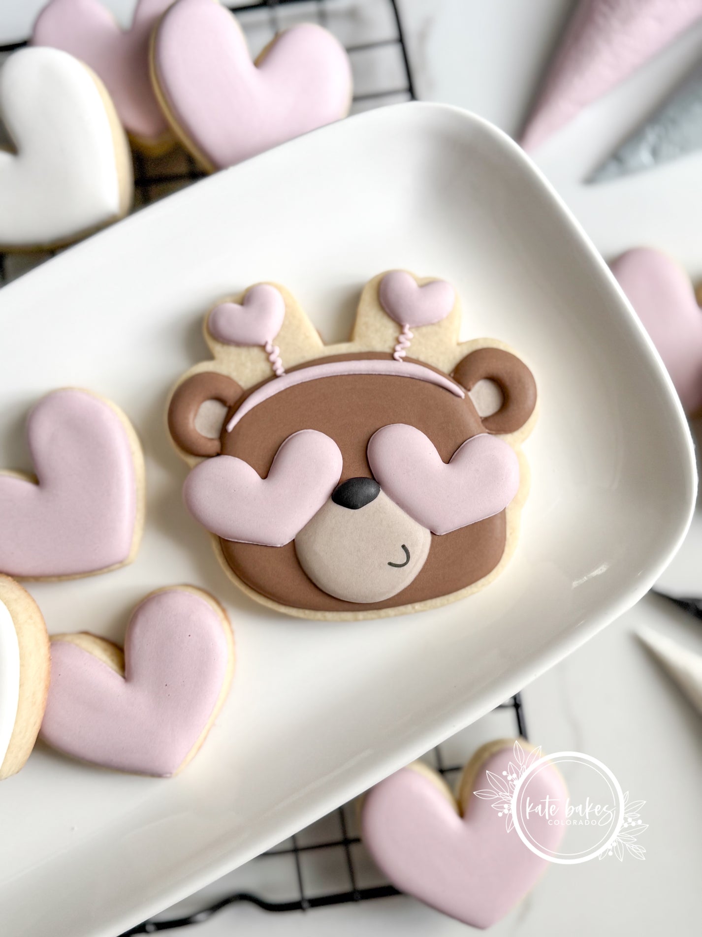 Bear with Heart Eyes Cookie Cutter – Kate Bakes CO